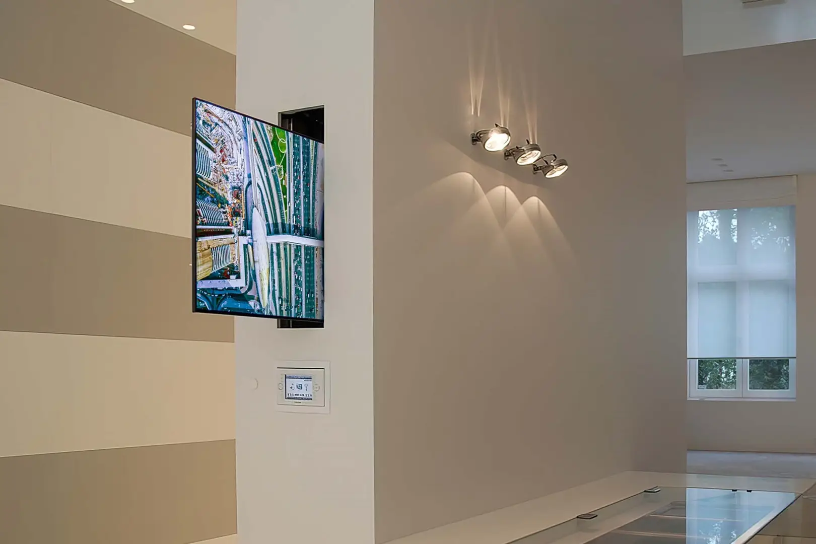 LSM-HZ Horizontal TV Lift